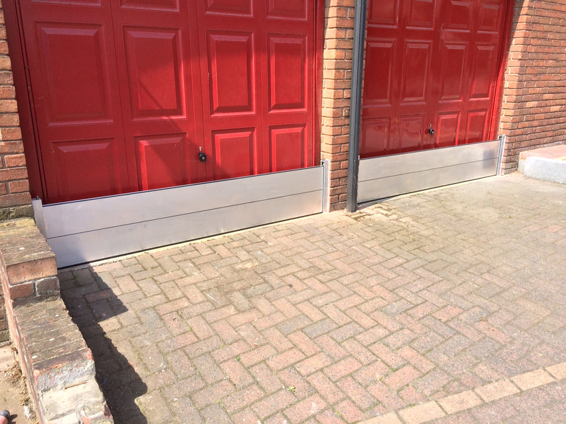 SL25 - Reveal Fixed Flood Barrier (T08) – Flood Barrier Shop